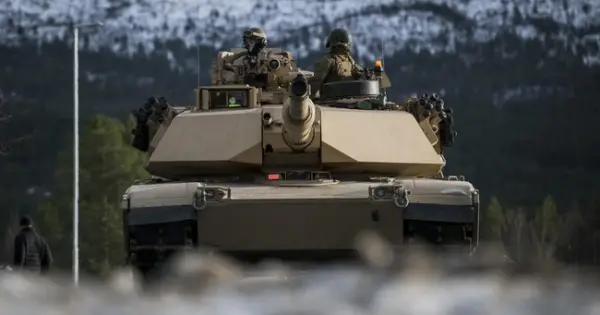 Tank Abrams AS Tiba di Ukraina, Rusia: Akan Kami Bakar