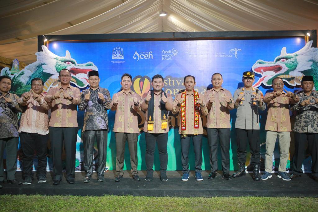 Foto-foto Kemeriahan Festival Pesona Barat Selatan Aceh