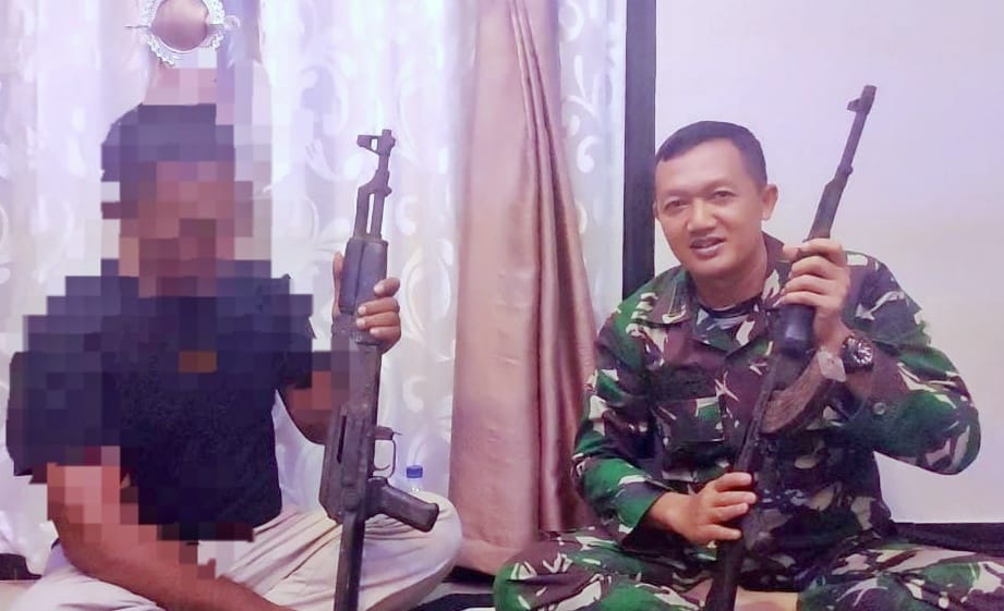 Eks Kombatan GAM di Aceh Barat Serahkan Dua Pucuk Senjata Api ke TNI