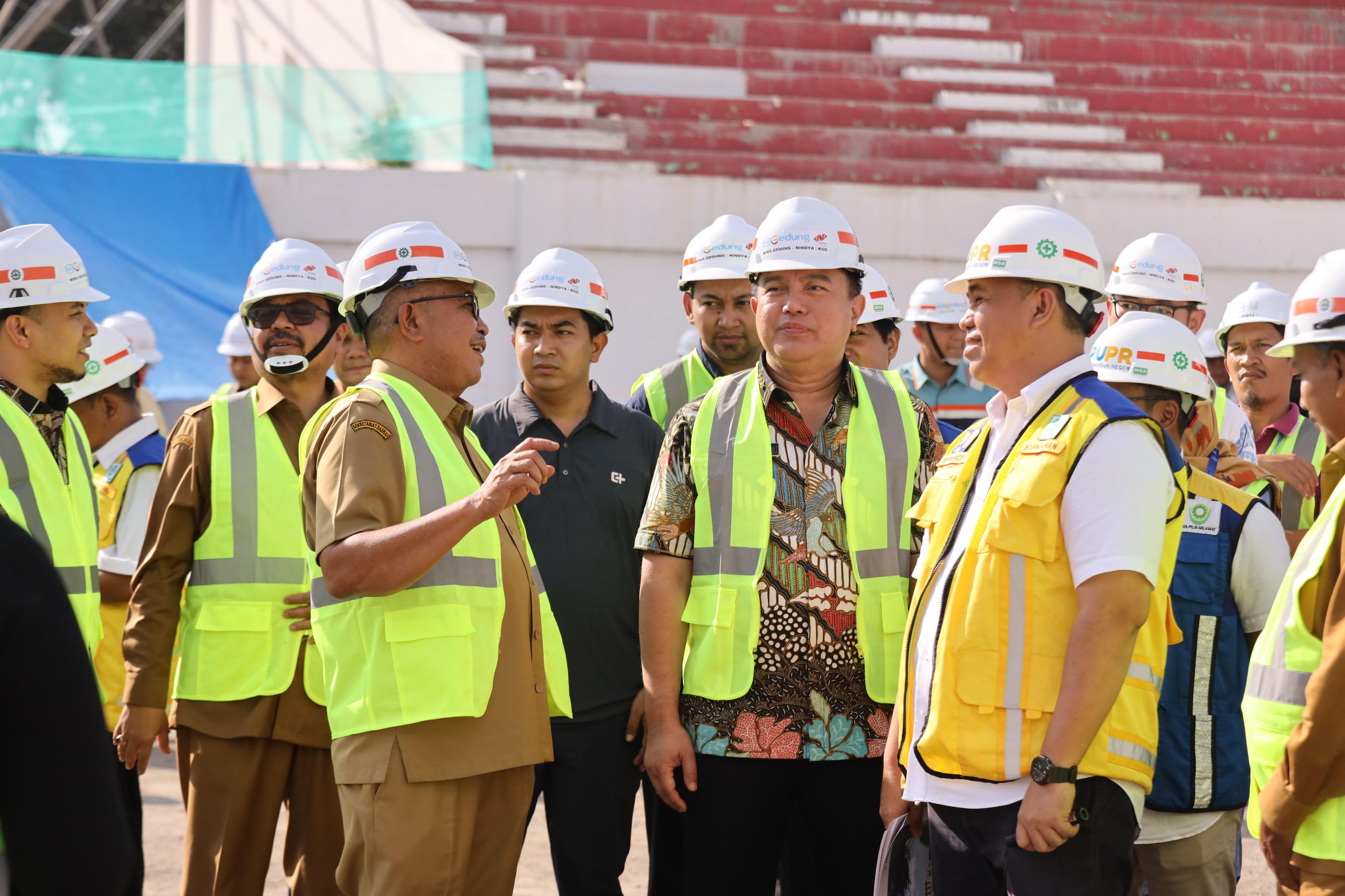 Pj Gubernur Dampingi Irjen Kemendagri Tinjau Stadion Lhong Raya