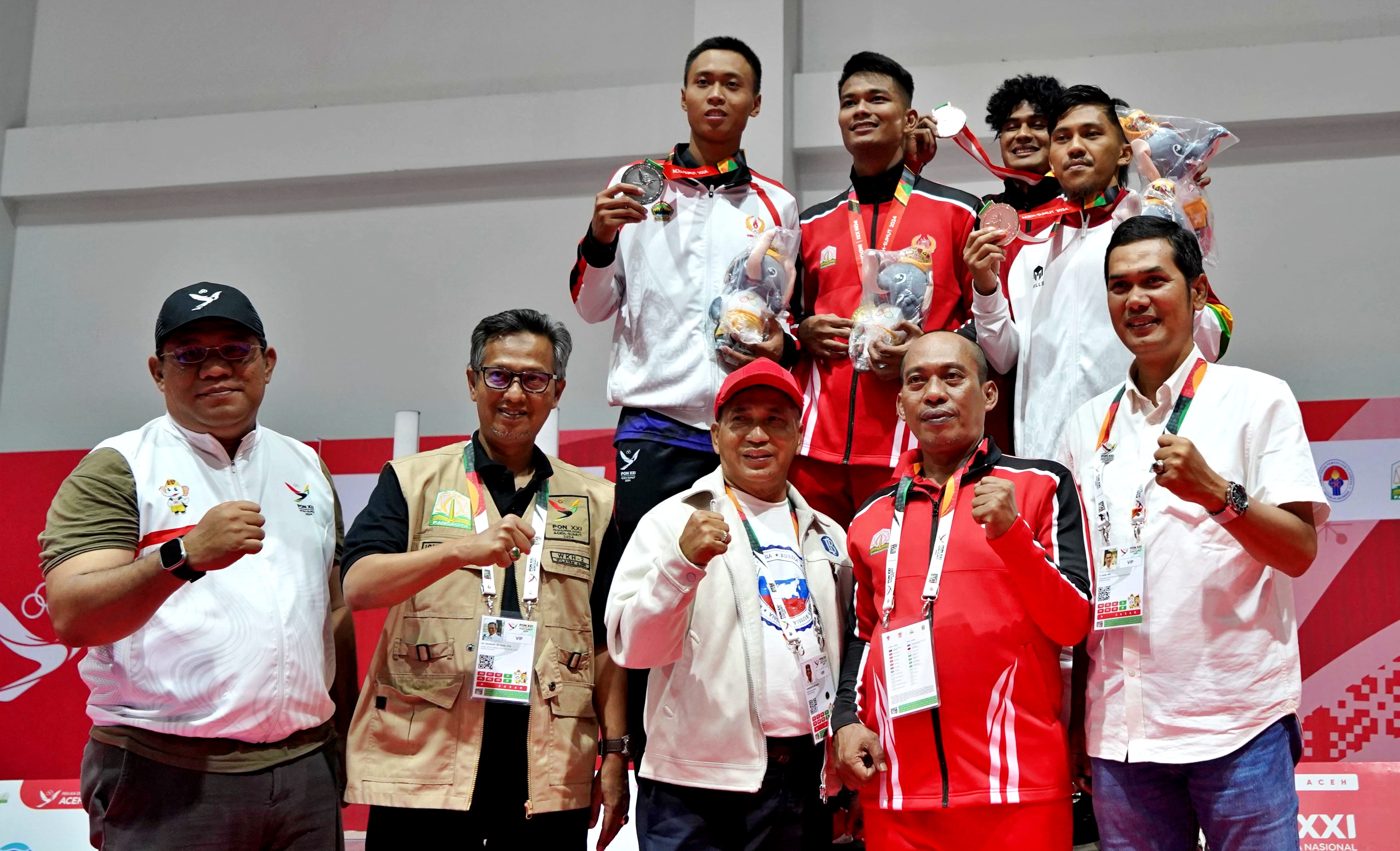 Atlet Anggar Aceh Catat Sejarah Baru Raih Medali Emas di PON XXI