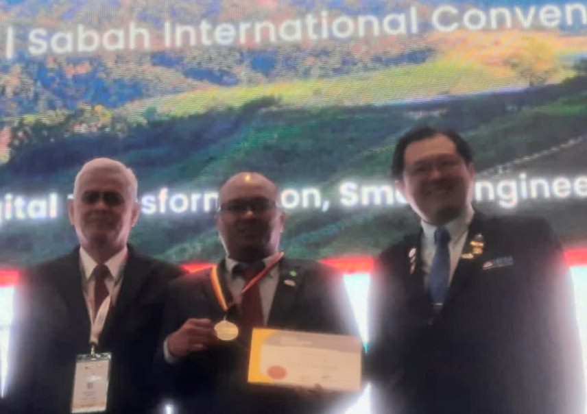 Inventor Mesin Press Jerami Portabel Raih Gelar ASEAN Engineer