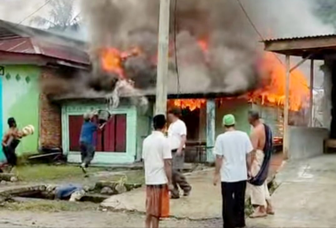 Dua Rumah Warga Aceh Tenggara Terbakar