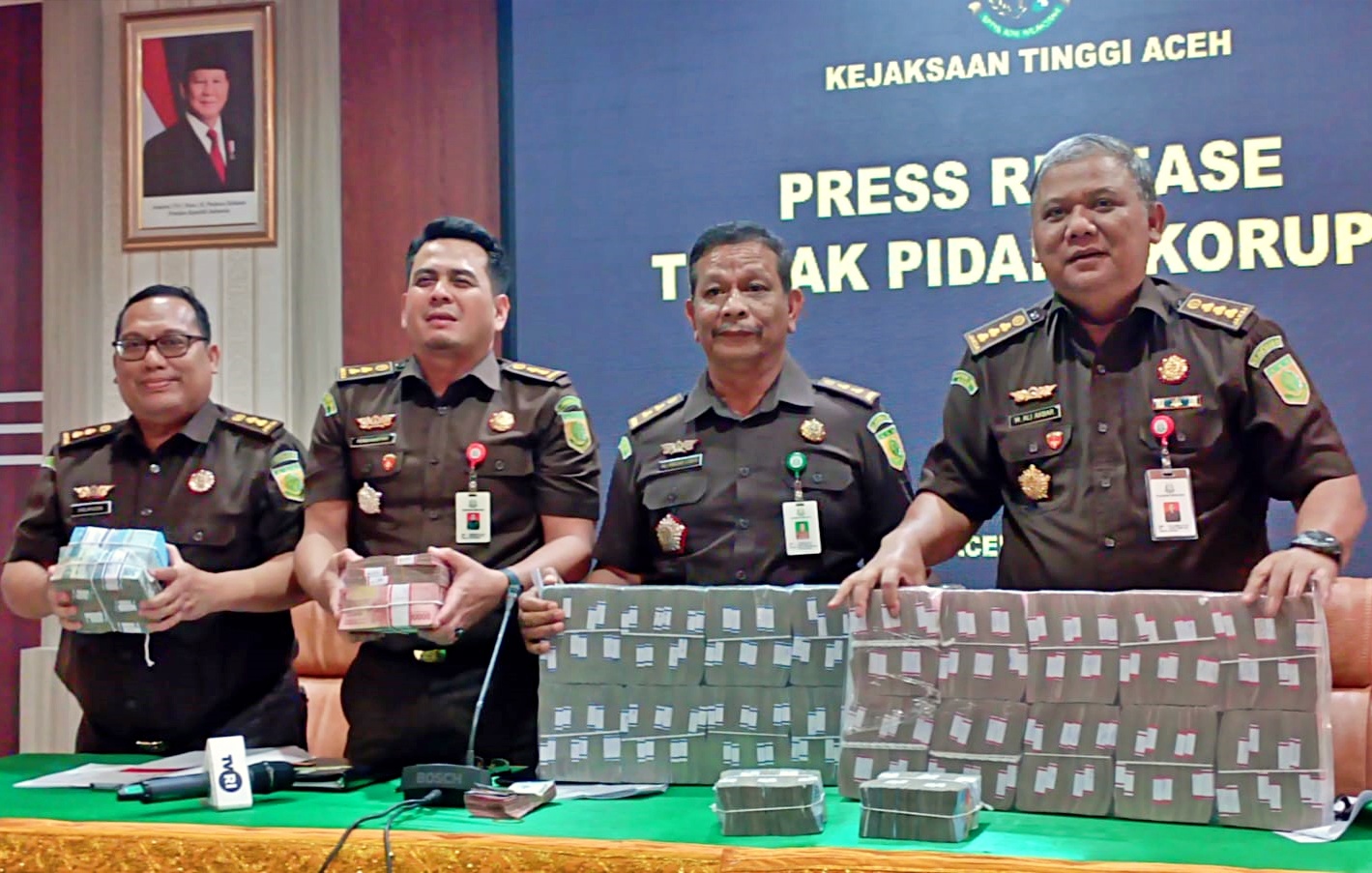 Jaksa Tahan Dua Tersangka Kasus Dugaan Korupsi BGP Aceh, Uang Rp1,8 ...